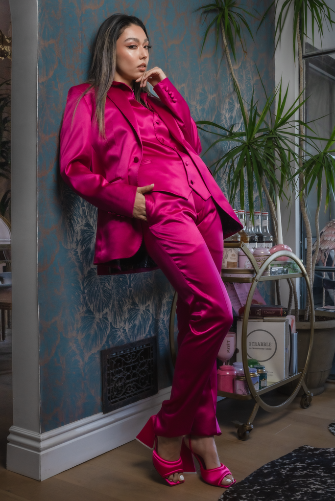 Breaking the Mold: How Gender-Neutral Suits Are Redefining Fashion ...